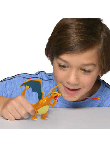 Pokémon - Charizard Battle Feature Action Figure - Heromic