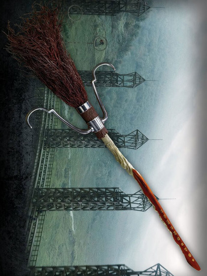 Harry Potter - Firebolt Broom Replica - Heromic